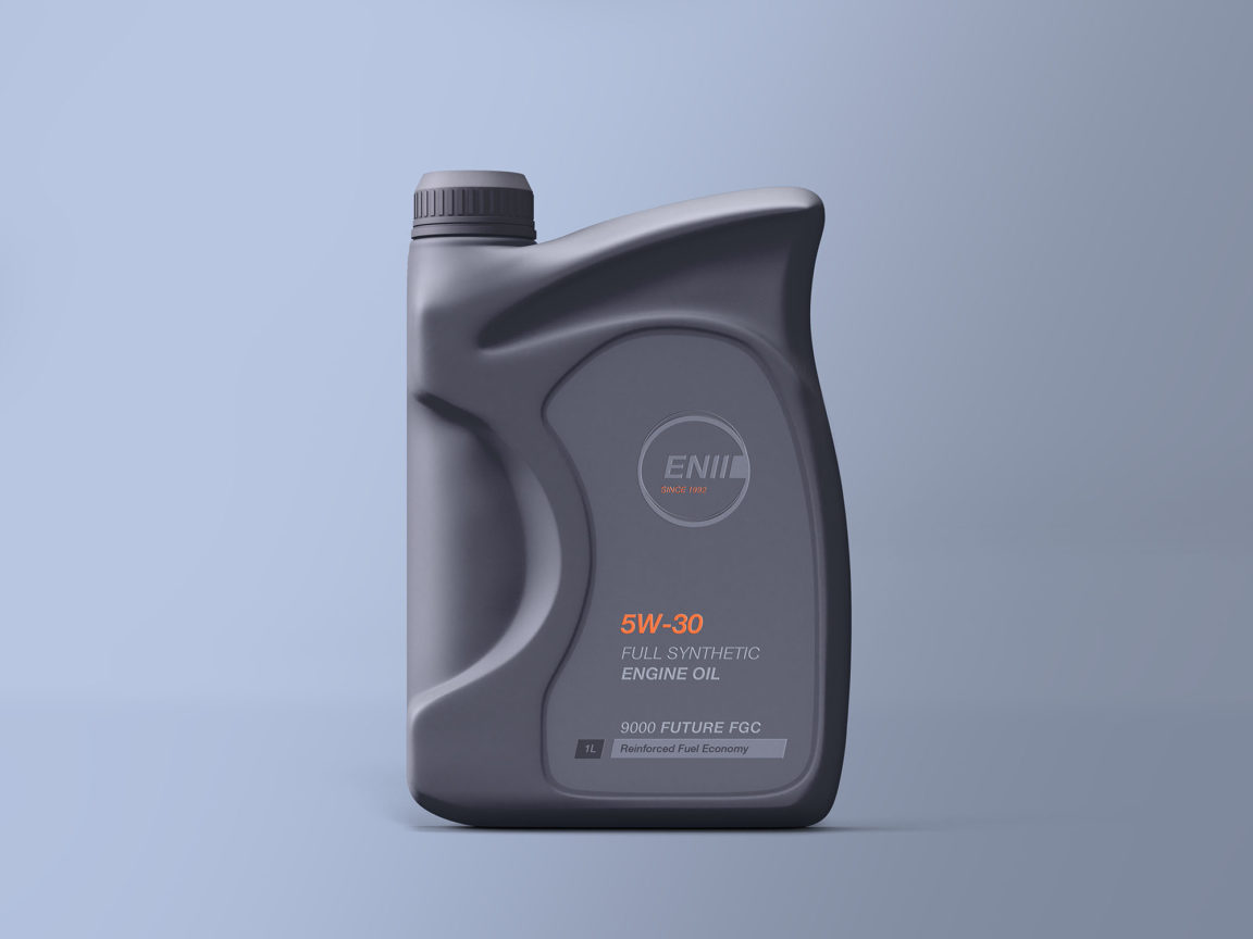 Free Engine Oil Can Bottle Mockup - Free Packaging Mockup