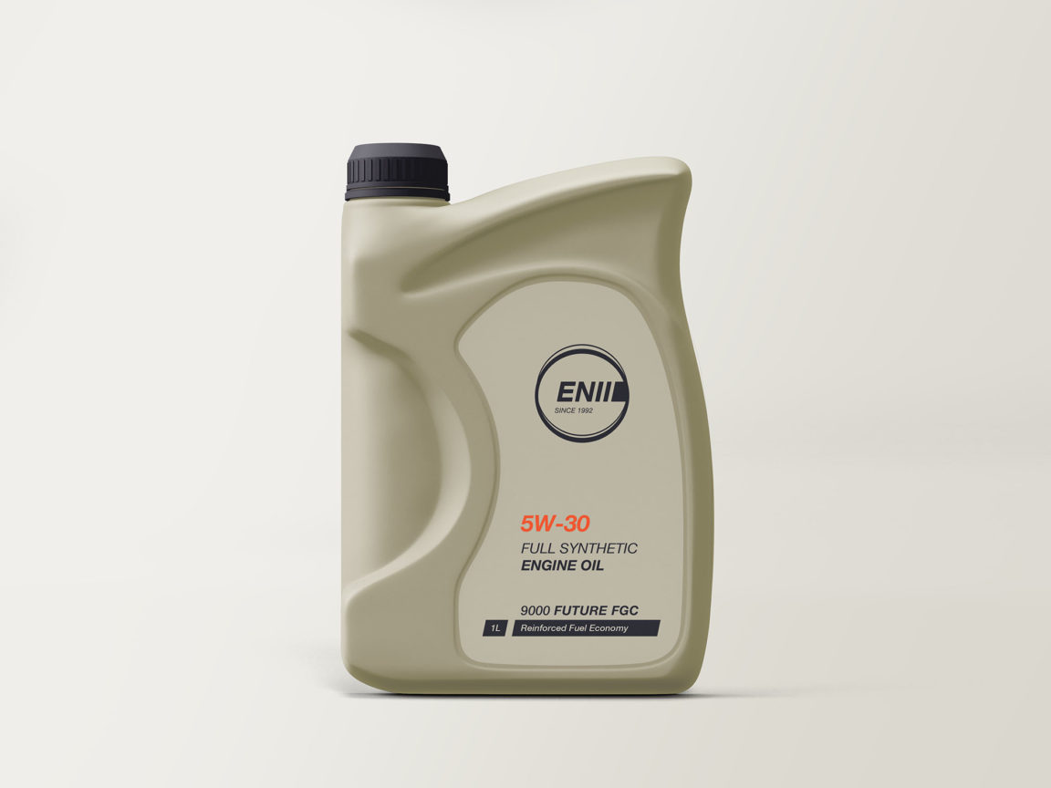 Free Engine Oil Can Bottle Mockup - Free Package Mockup