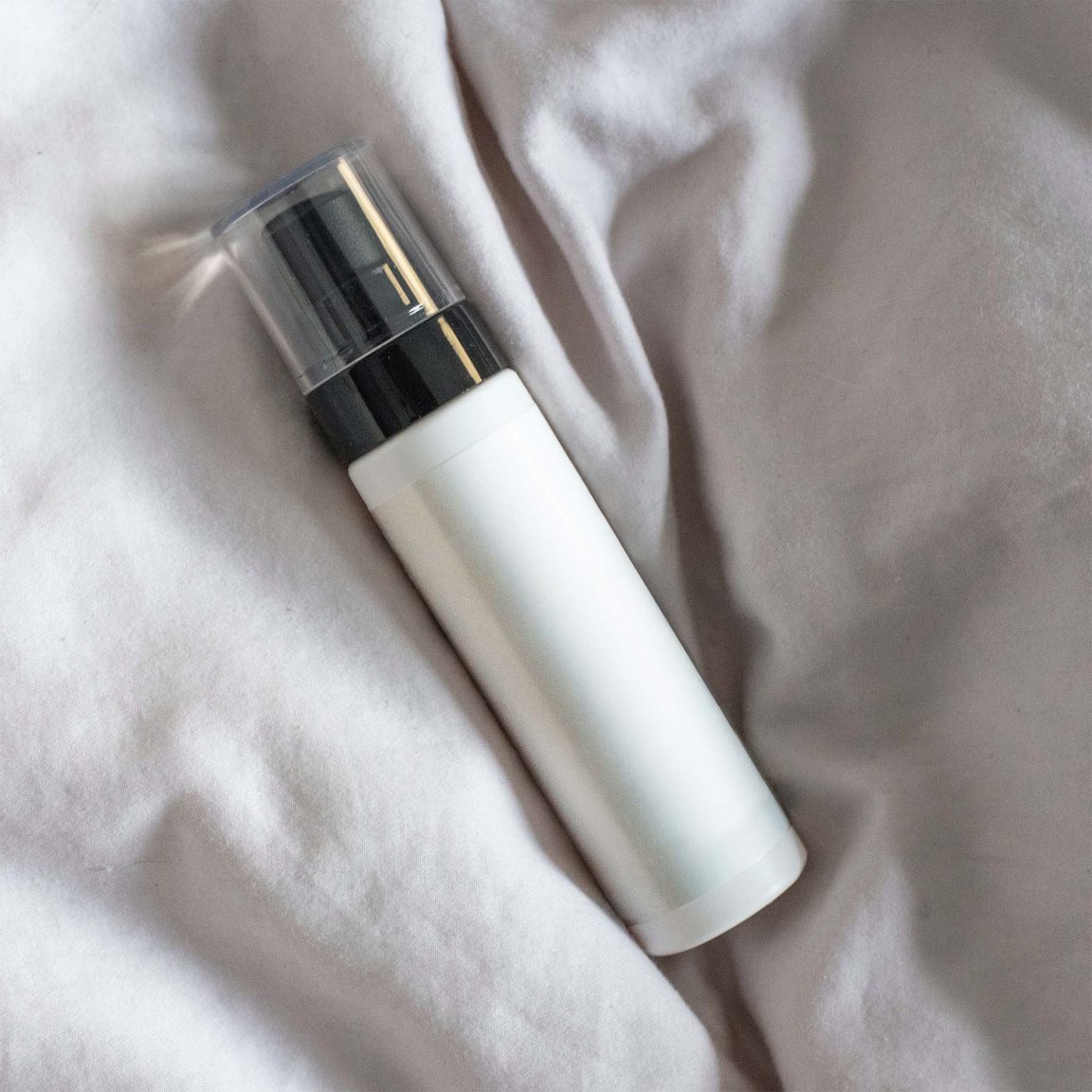 Free Foam Spray Bottle Mockup - Free Package Mockup