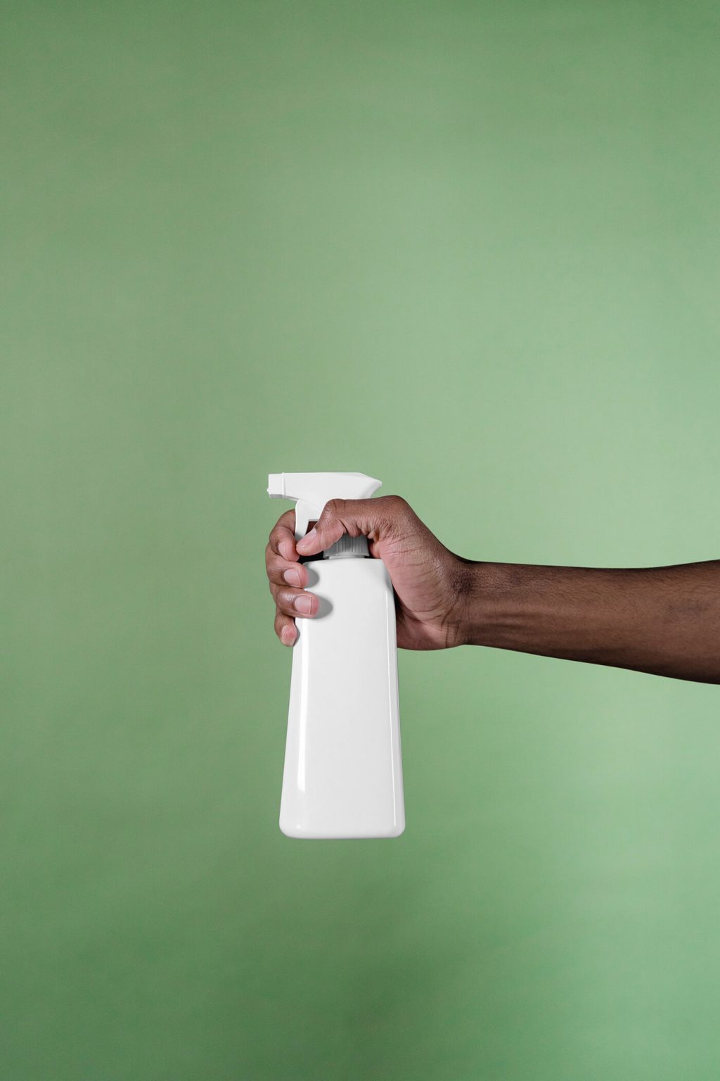 Free Cleaner Spray Bottle Mockup - PacageMockup